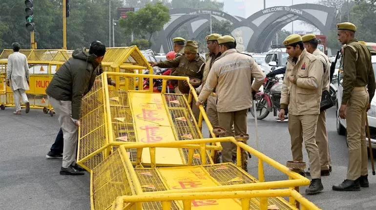 Noida Traffic Disrupted as Police Prepare for Farmers' Protest March to ...
